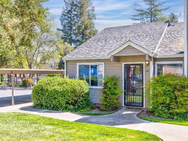 3 Br, 2 bath, Townhouse/Brownstone/RowHouse 9101 Newhall Drive