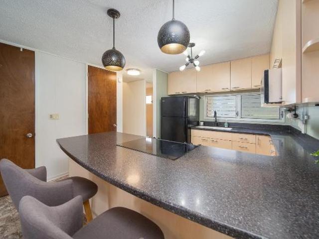 3 Br, 2 bath, Townhouse/Brownstone/RowHouse 92 Makakilo Dr