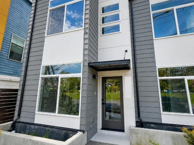 3 Br, 2 bath, Townhouse/Brownstone/RowHouse 9314 Renton Ave S