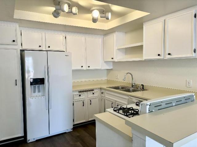 3 Br, 2 bath, Townhouse/Brownstone/RowHouse 9885 Caspi Gardens