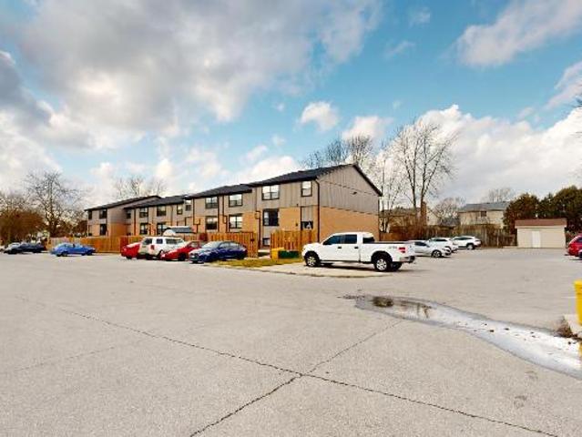 3 Br, 2 bath, Apartment 105 Andover Drive