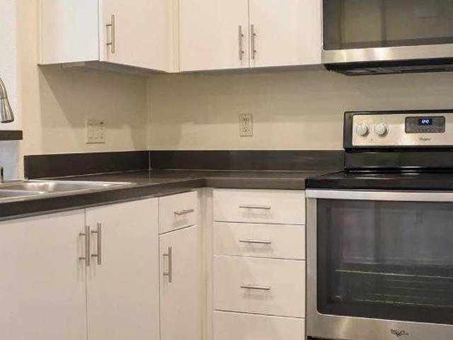 3 Br, 2 bath, Apartment 10615 Calle Mar De Mariposa