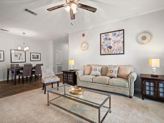 3 Br, 2 bath, Apartment 10900 E Taylor Rd