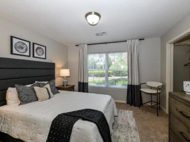3 Br, 2 bath, Apartment 1000 Cameron Woods Dr