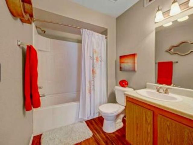 3 Br, 2 bath, Apartment 1002 SW 89th