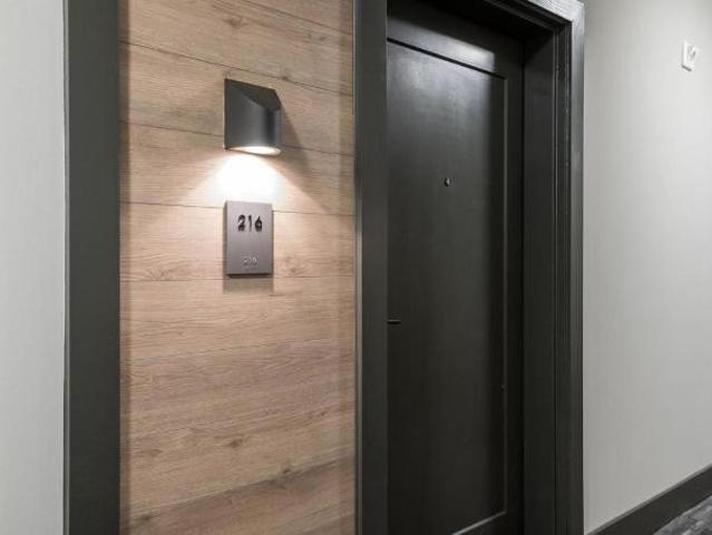 3 Br, 2 bath, Apartment 1005 W Main Street