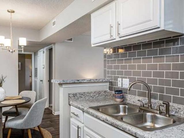 3 Br, 2 bath, Apartment 100 Northwoods Village Dr