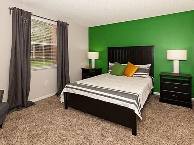 3 Br, 2 bath, Apartment 10101 SW 14th St