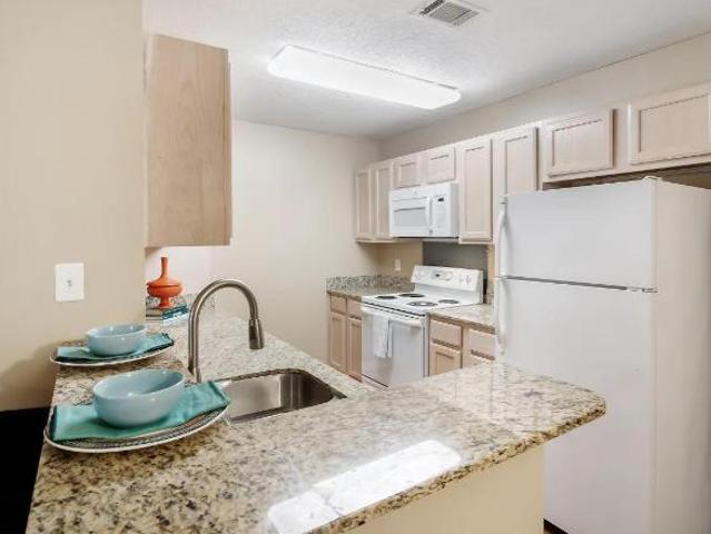 3 Br, 2 bath, Apartment 103 Eudora Welty Dr