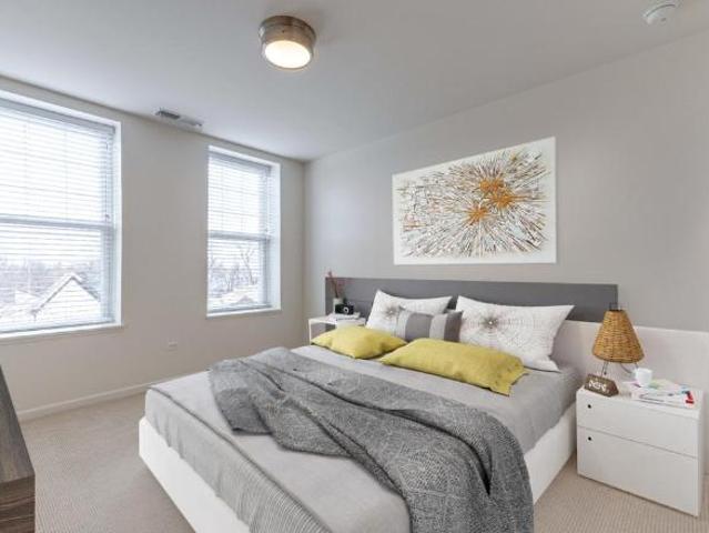 3 Br, 2 bath, Apartment 115 Lake St