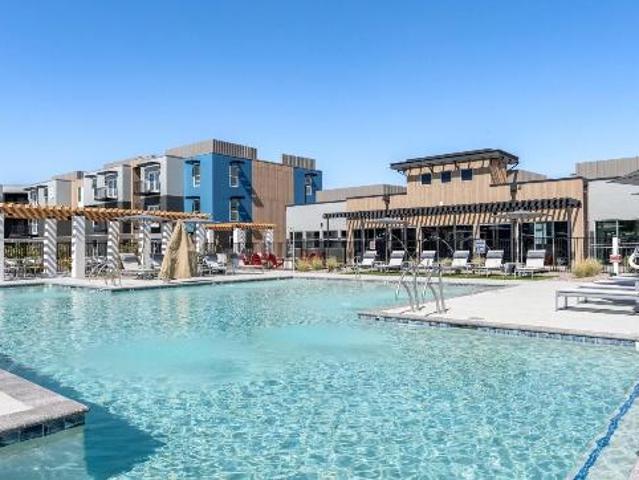 3 Br, 2 bath, Apartment 11850 W Fillmore Street