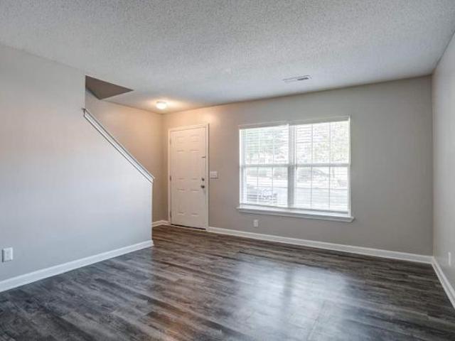3 Br, 2 bath, Apartment 1103 Springdale Road