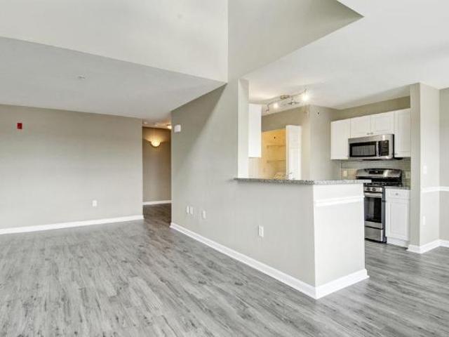 3 Br, 2 bath, Apartment 1101 Kirkbride Drive