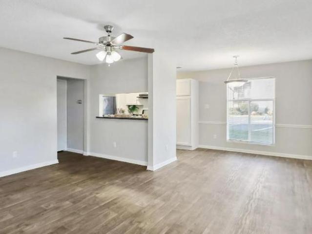 3 Br, 2 bath, Apartment 12512 Sabal Point Dr