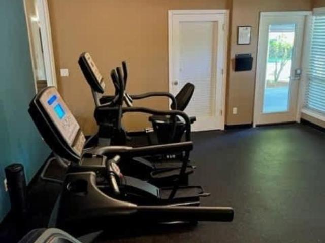 3 Br, 2 bath, Apartment 12000 SW Pioneer Ln