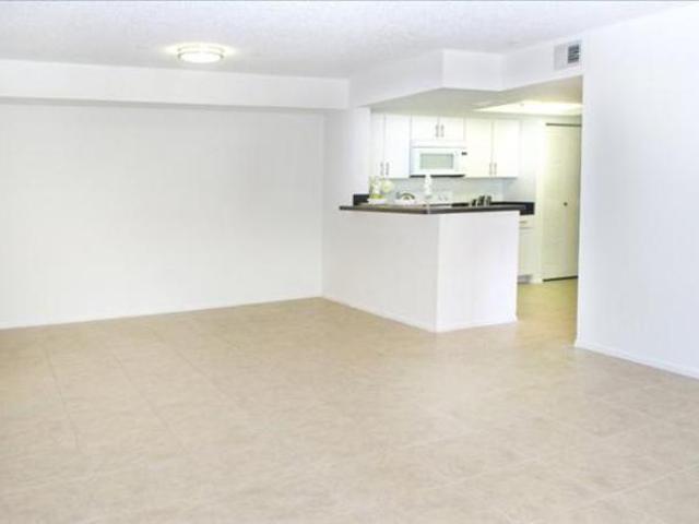 3 Br, 2 bath, Apartment 12000 West Sample Road