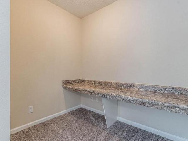 3 Br, 2 bath, Apartment 1200 Newnan Crossing Blvd