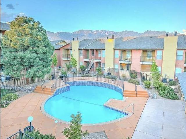 3 Br, 2 bath, Apartment 12021 Skyline Rd NE