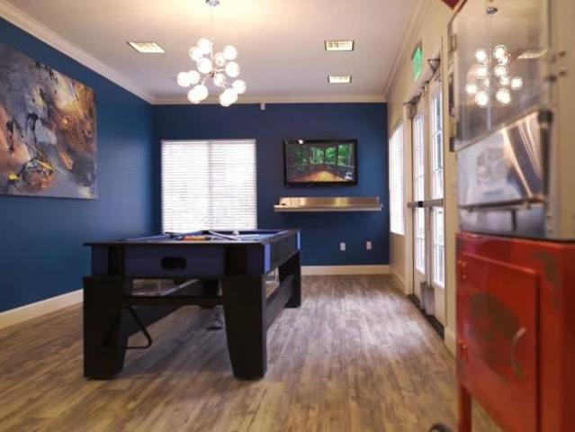 3 Br, 2 bath, Apartment 12389 Creekview Drive