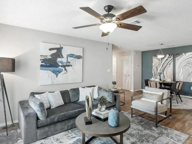 3 Br, 2 bath, Apartment 12 Park Pl