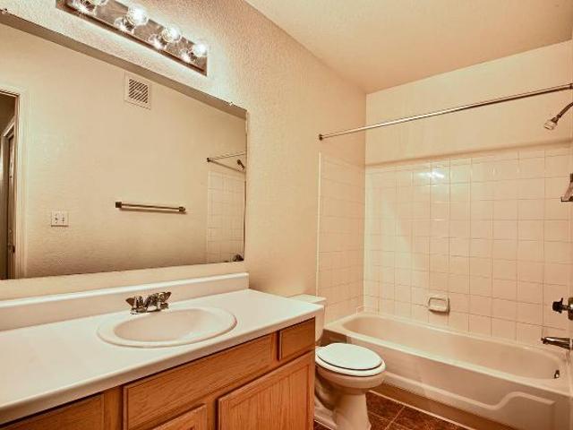 3 Br, 2 bath, Apartment 13625 S 48th Street