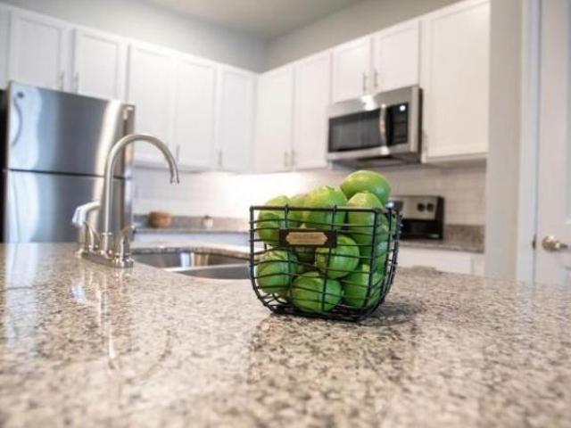 3 Br, 2 bath, Apartment 1300 S Park Way