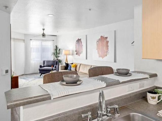 3 Br, 2 bath, Apartment 1333 N 24th St