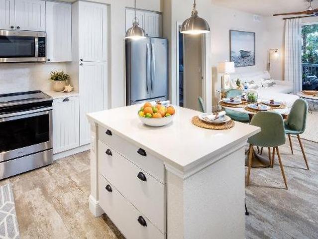 3 Br, 2 bath, Apartment 1333 S Ocean Boulevard