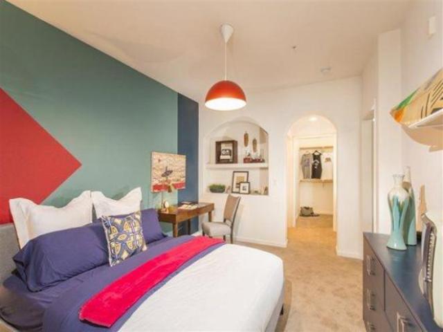 3 Br, 2 bath, Apartment 1440 Hotel Cir N