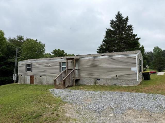 3 Br, 2 bath, Apartment 144 Shiree