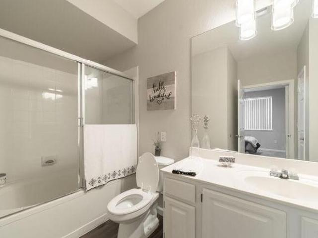 3 Br, 2 bath, Apartment 14625 S Mountain Pkwy