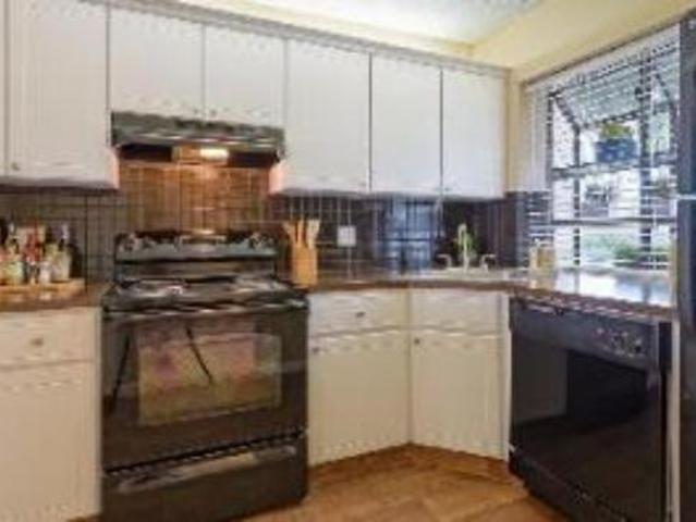 3 Br, 2 bath, Apartment 1495 Spring Harbor Dr