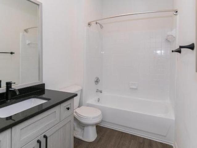 3 Br, 2 bath, Apartment 1400 Briarcliff Rd NE