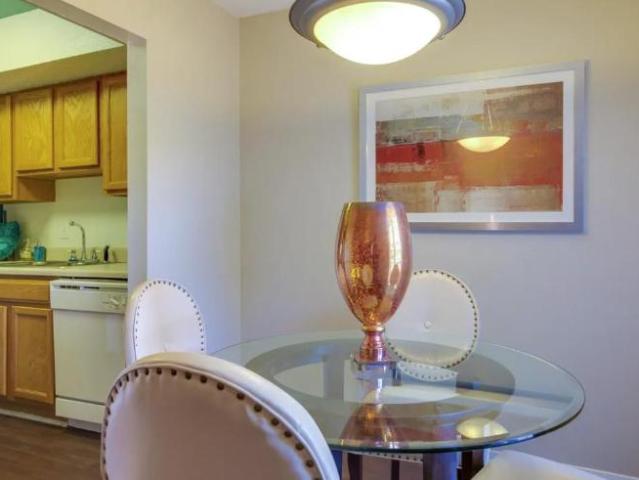 3 Br, 2 bath, Apartment 1401 E Millbrook Rd