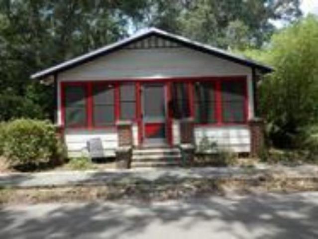3 Br, 2 bath, Apartment 1410 NW 6th Place