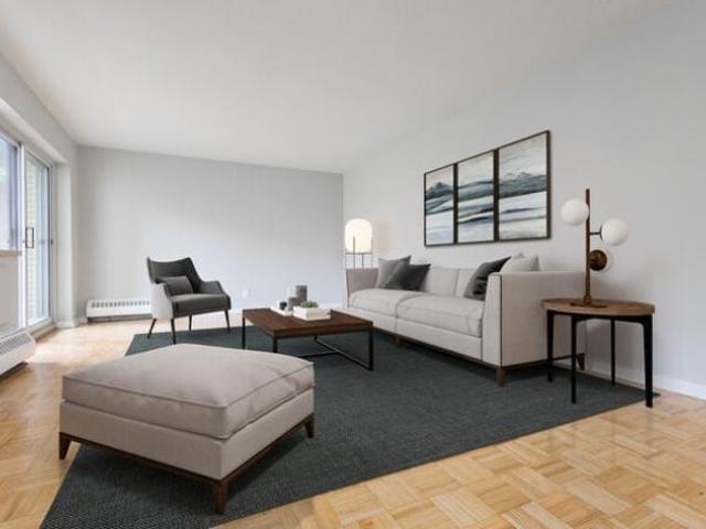 3 Br, 2 bath, Apartment 14 Carluke Crescent