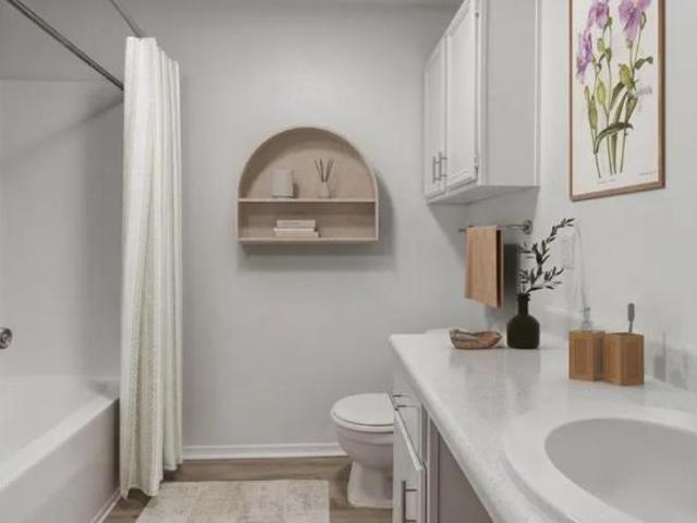 3 Br, 2 bath, Apartment 1500 Chapelridge Way