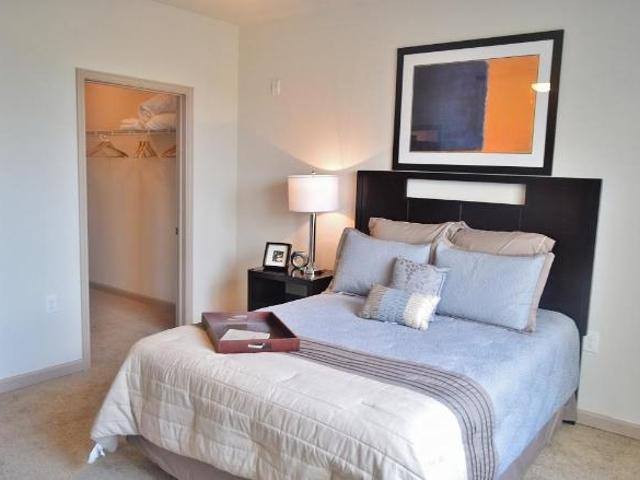 3 Br, 2 bath, Apartment 1501 Westpark View Drive