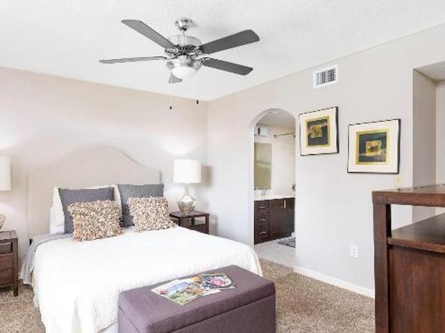 3 Br, 2 bath, Apartment 1501 Coral Ridge Dr
