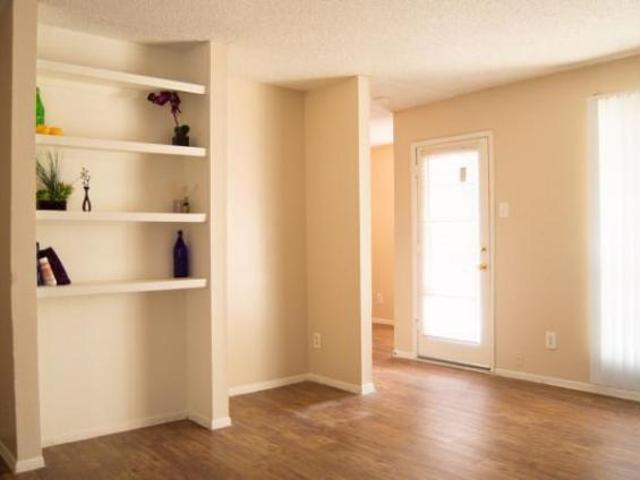 3 Br, 2 bath, Apartment 1505 Homedale Dr