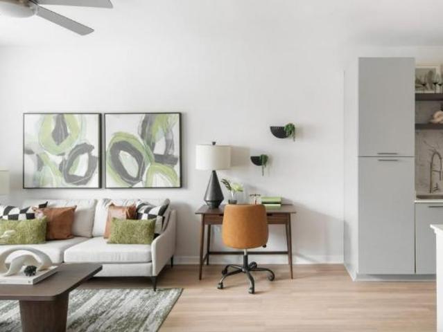 3 Br, 2 bath, Apartment 1515 Rollick Rd