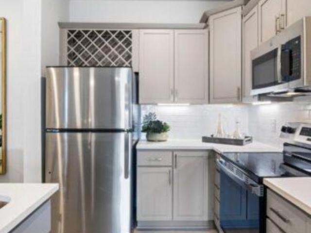 3 Br, 2 bath, Apartment 151 Park Place Dr