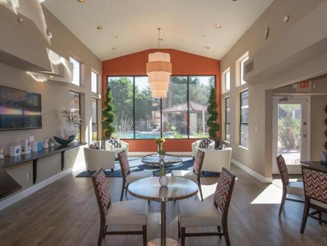 3 Br, 2 bath, Apartment 15255 N Frank Lloyd Wright Blvd