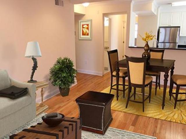 3 Br, 2 bath, Apartment 15 Langdon Street