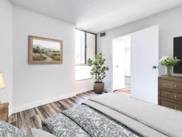 3 Br, 2 bath, Apartment 15 Martha Eaton Way