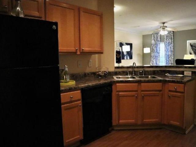 3 Br, 2 bath, Apartment 1690 GA 20