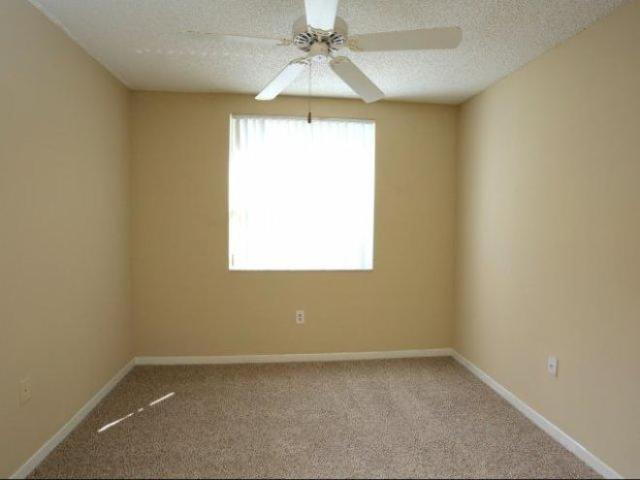 3 Br, 2 bath, Apartment 1601 S Hiatus Rd