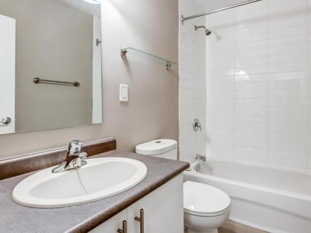 3 Br, 2 bath, Apartment 16 The Links Road