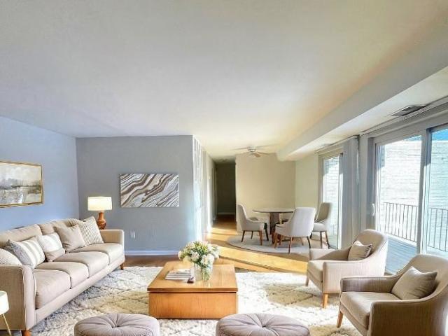 3 Br, 2 bath, Apartment 17500 Towne Crest Dr