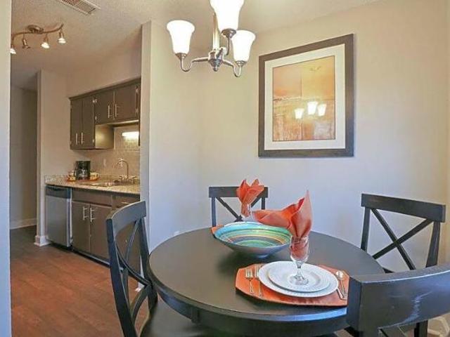 3 Br, 2 bath, Apartment 1751 Dogwood Rd